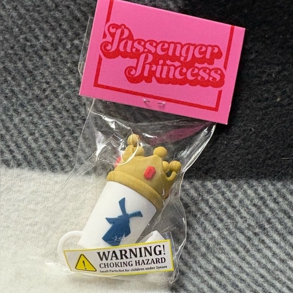 Dutch Bros | Kitchen | Dutch Bros Passenger Princess Straw Topper Nwt ...